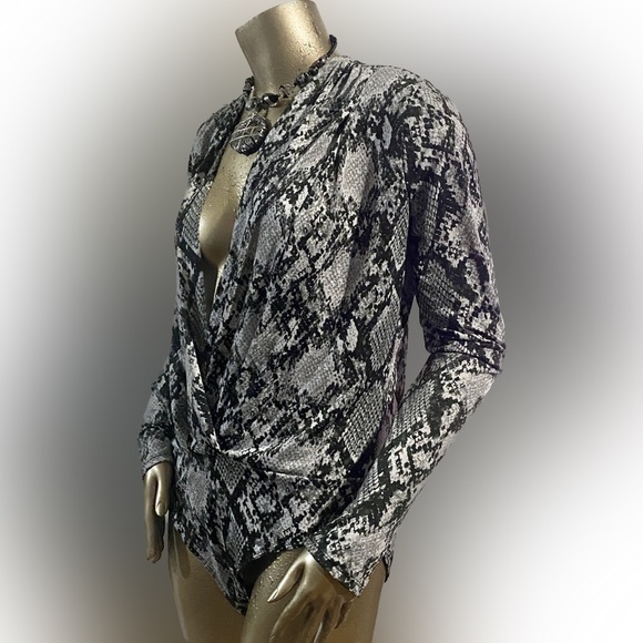 Haute Monde | Tops | Stylish Animal Print Bodysuit Large | Poshmark